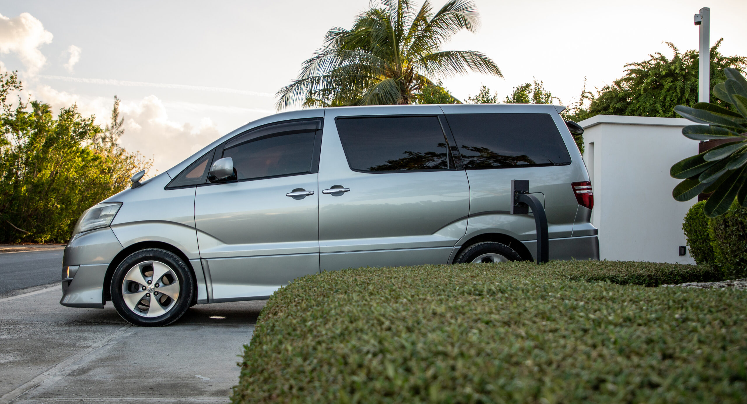 Toyota Alphard - Elite Empire TCI